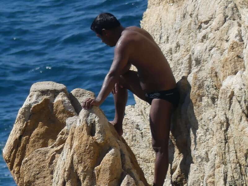 *High Cliff Diver Show & Round Trip Transportation - FAQ