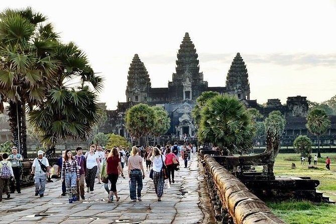 Highlight of Siem Reap Small Group Tour - Free Hotel pickup and drop-off - Day 2: Connecting with Local Life