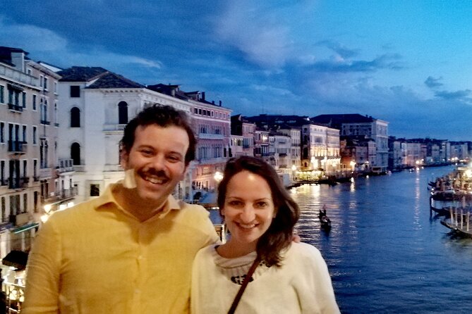 Highlights and Hidden Gems Night Tour in Venice - Exploring Quiet Areas and Learning History