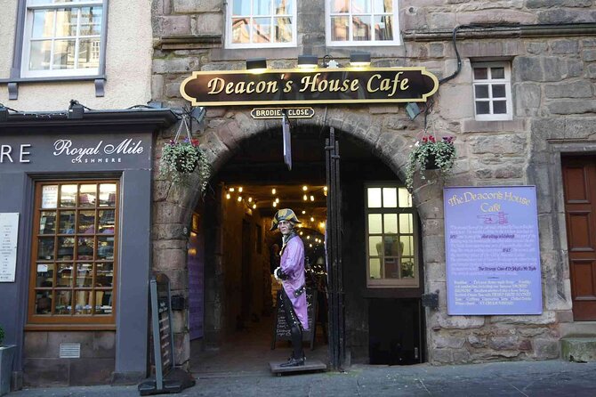 Highlights from the Royal Mile: A Self-Guided Audio Tour - Detailed Breakdown of the Itinerary