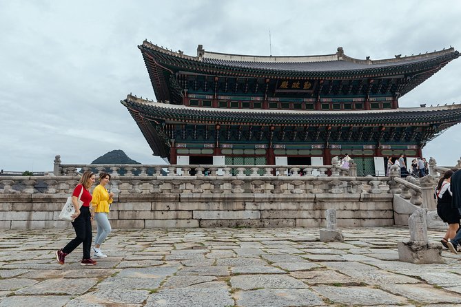 Highlights & Hidden Gems With Locals: Best of Seoul Private Walking Tour - The Sum Up