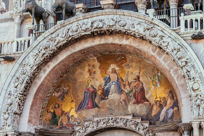 Highlights & Hidden Gems With Locals: Best of Venice Private Tour - Discovering the Doges Palace