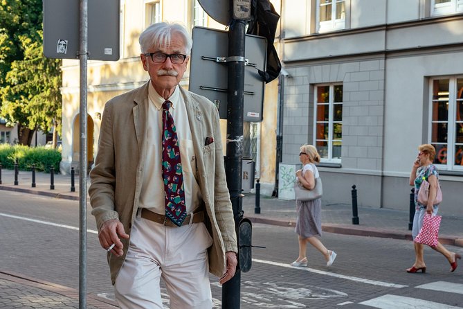 Highlights & Hidden Gems With Locals: Best of Warsaw Private Tour - Taking in Warsaws Vibrant Architectural Gems