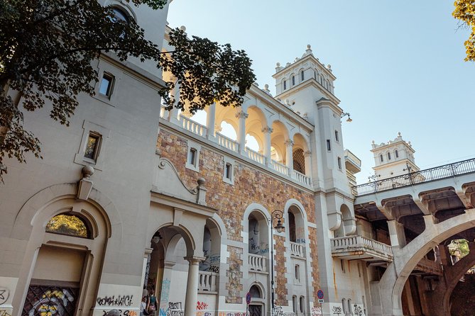 Highlights & Hidden Gems With Locals: Best of Warsaw Private Tour - Gaining Insider Insights From Knowledgeable Guides