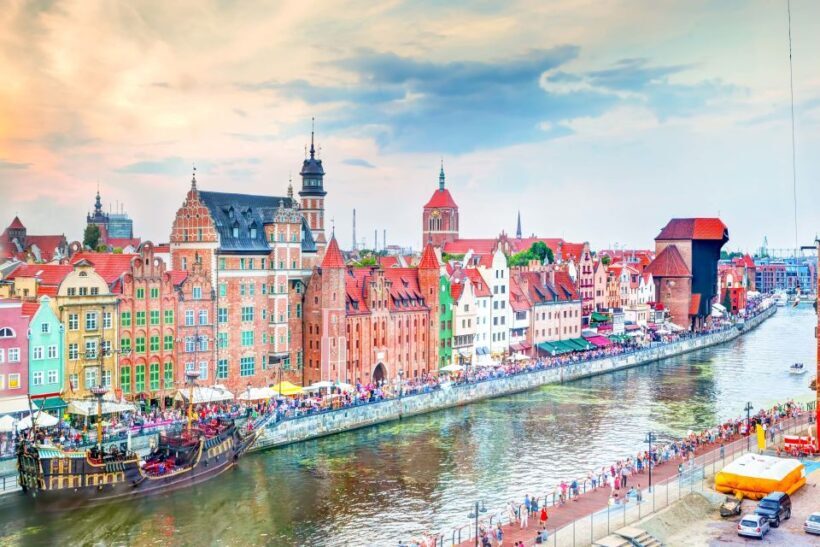 Highlights of Gdask, Gdynia and Sopot 1-day Private Tour - Soaking Up Sopot: The Seaside Charm