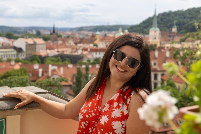 Highlights of Prague With a Funny and Local Guide - Navigating the Picturesque Narrow Streets