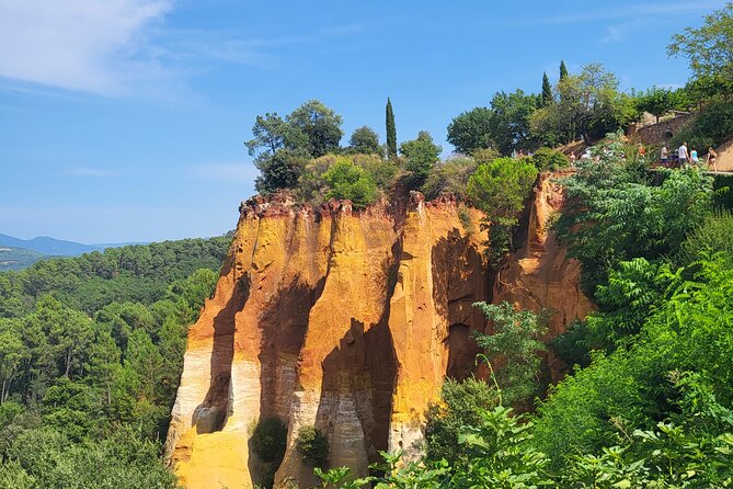 Highlights of Provence in One Day - The Role of the Mistral Wind