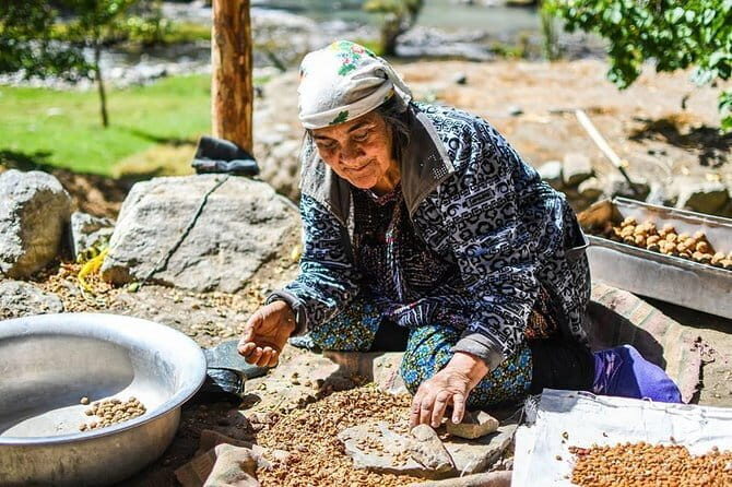 Highlights of Tajikistan - Day 2: The Glory of Karakul Lake