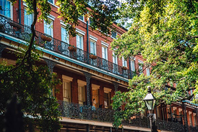 Highlights of the French Quarter - Browse the Colorful Boutiques of the Neighborhoods