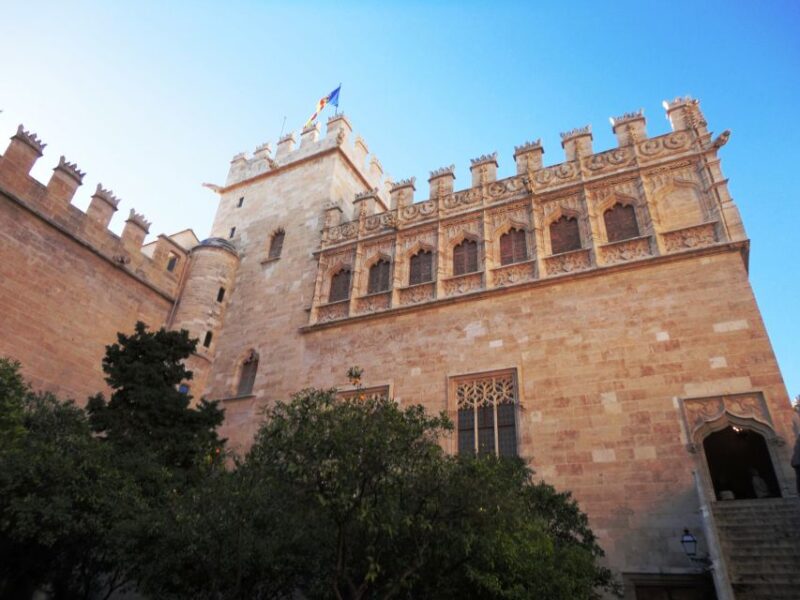 Highlights of Valencia: Private Half-Day Tour - Exploring Valencia: A City of Contrasts
