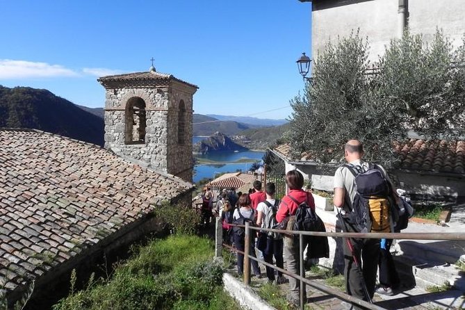 Hike Lake Castle and Good Food! - Guided Tour of Castel Di Tora