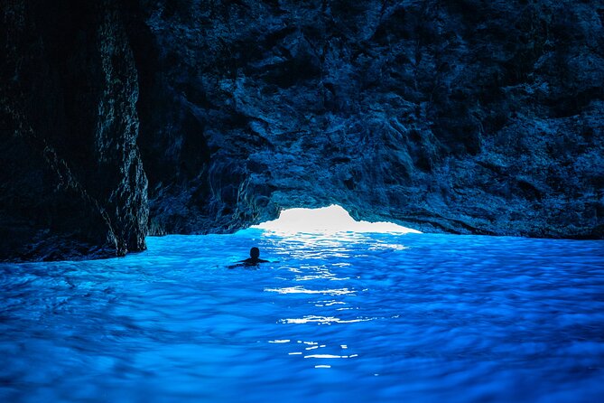 Hike to the Blue Cave Marseille with swimming and snack - FAQ