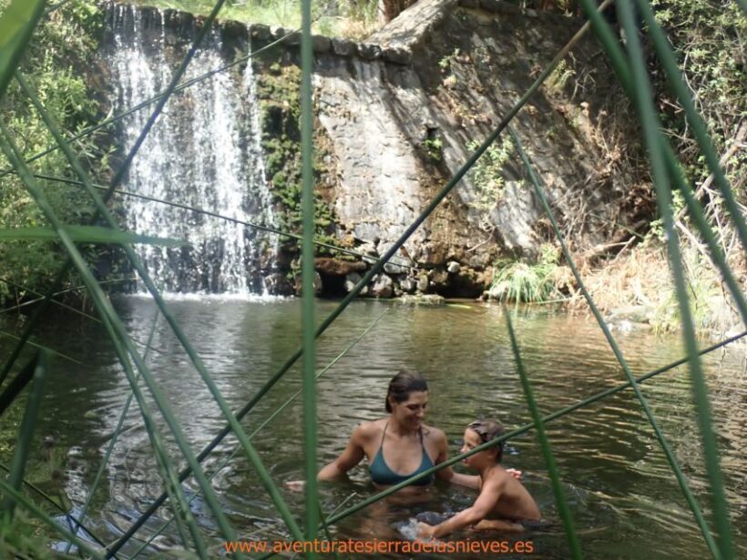 Hiking and bathing in natural pools in the National Park - Who will enjoy this experience?
