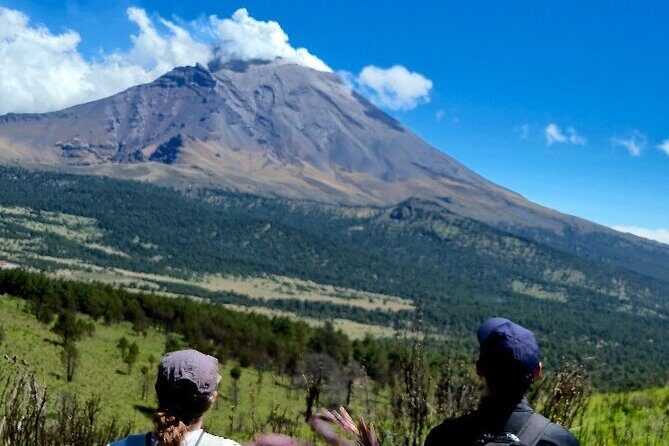 Hiking in Iztaccihuatl Volcano - Exploring the Iztaccihuatl Volcano: A Trail Worth Your Time