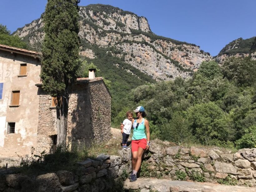 Hiking Tour Exploring Enchanting Waterfalls of the Pyrenees - FAQ