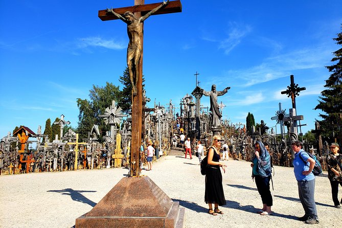 Hill of Crosses / 2 Countries in 1 Day - Discovering the History of the Pilgrimage Site