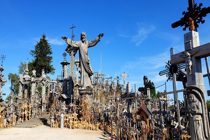 Hill of Crosses / 2 Countries in 1 Day - Uncovering Latvian Culture and Spontaneous Discoveries