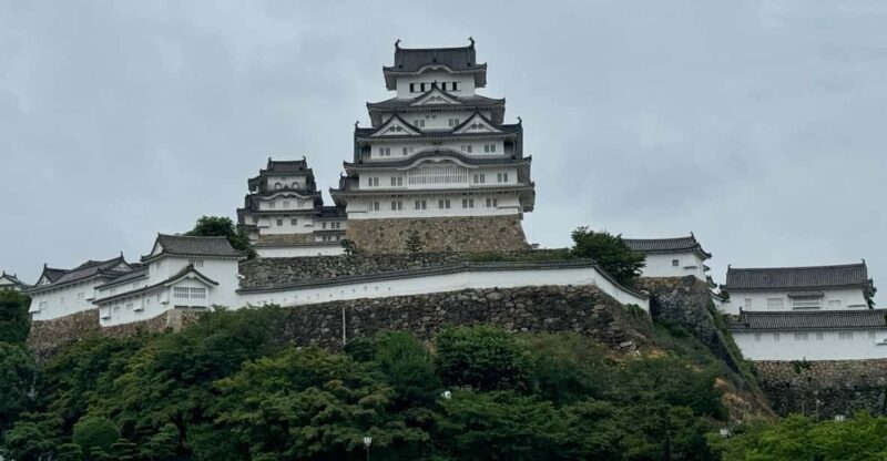 Himeji: Guided Tour of Himeji Castle & Cozy Engyoji Temple - Key Points