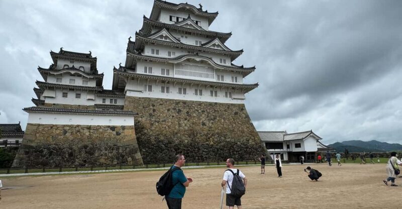Himeji: Himeji Castle & Kokoen Garden 3.5-Hour Private Tour - Discover Himeji Castle