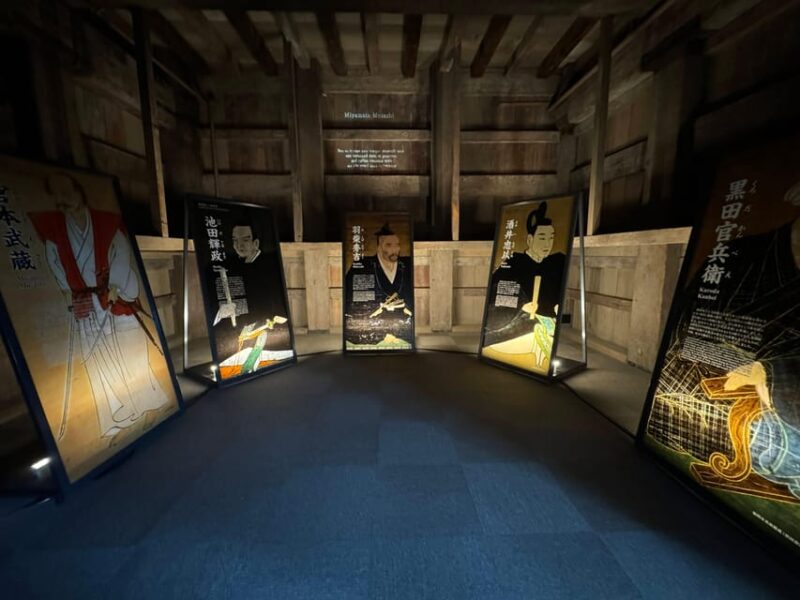 Himeji: Himeji Castle & Kokoen Garden 3.5-Hour Private Tour - Explore Kokoen Garden