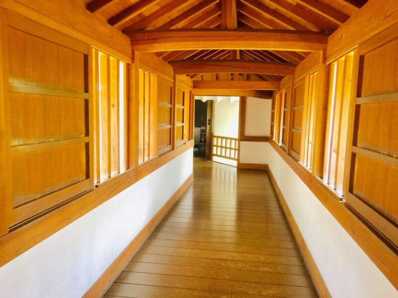 Himeji: Private Guide Tour of the Castle From Osaka or Kyoto - Exploring Japans Feudal Past With a Passionate Guide