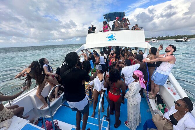 Hip Hop Beat and Live Dj Adults Only Party Boat and Free drinks - An In-Depth Look at the Experience