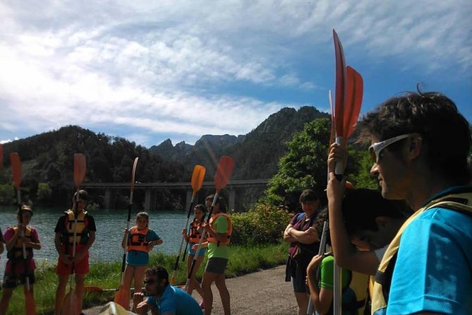 Hire of Kayak and Paddle Surf in La llosa del cavall - FAQs