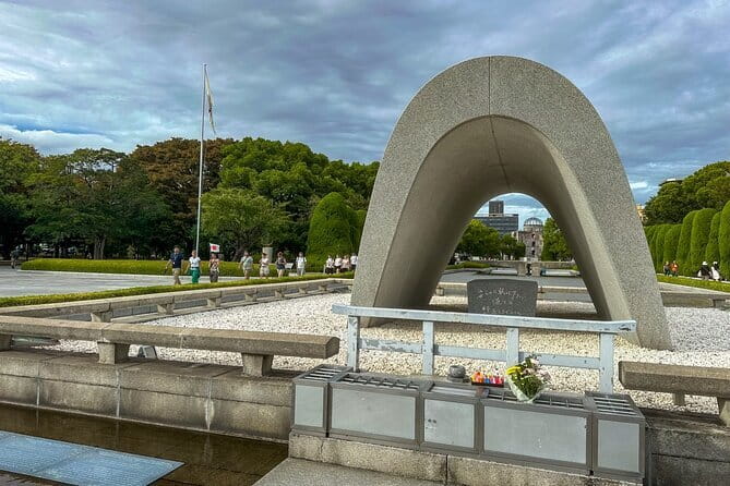 Hiroshima and Miyajima Day Trip with Itsukushima Shrine & Ferry - Transition to Miyajima: Scenic Views and Cultural Heritage