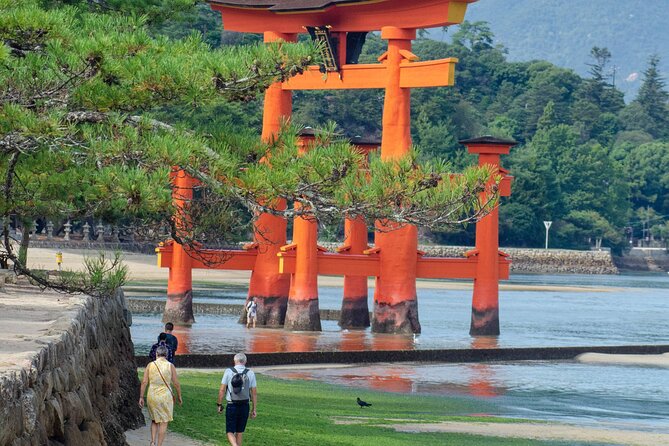 Hiroshima and Miyajima Private Guided Tour - Journey to the Sacred Island of Miyajima