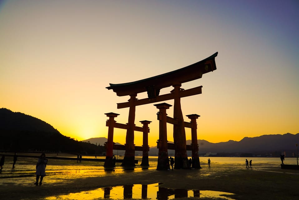 Hiroshima: Miyajima Half-day Historical Walking Tour - Sampling Local Specialties