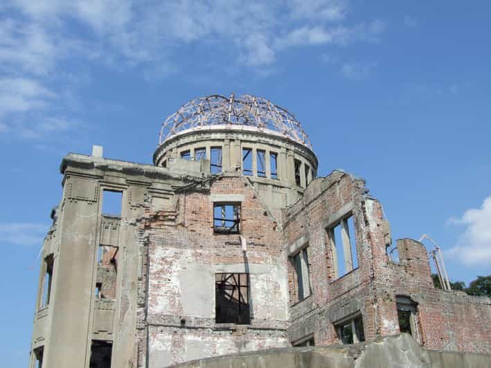 Hiroshima Must-See Highlights: Private Tour with a Local - Key Points