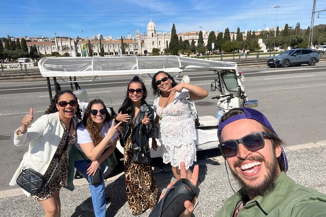 Historic Lisbon Tour in Private Tuk-tuk - Riding in Style: The Tuk-tuk Experience