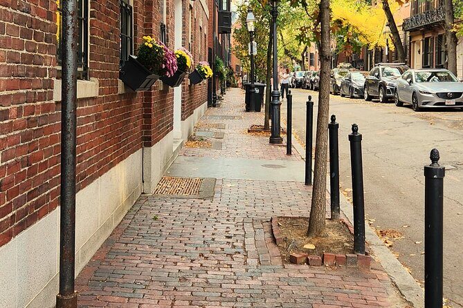 Historic Underground Railroad Walking Photo Tour w Local Guide - The Sum Up