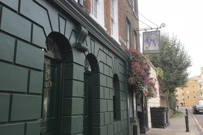Historic walk of East Londons Wapping Docks and its famous Pubs - Why It’s a Good Deal