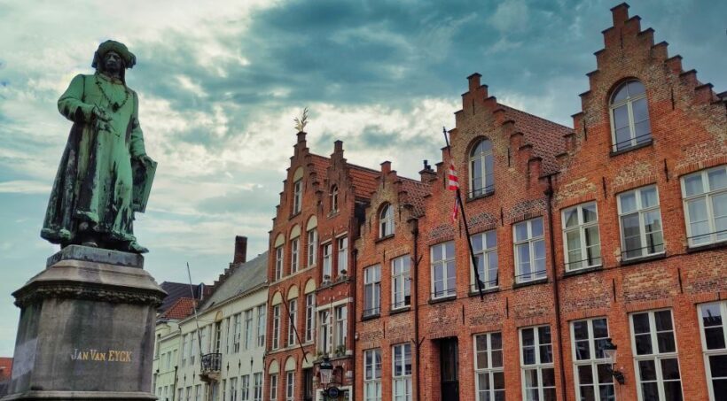Historical Bruges: Jerusalem Chapel and Univ. of Commerce - A Well-Balanced Choice for Curious Travelers