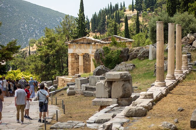 Historical Delphi One Day Tour with Arachova Stop & Expert Guide - Potential Drawbacks or Considerations