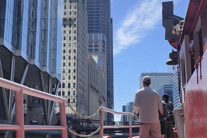 Historical Fireboat River Tour - Discovering Chicago from the Water: An In-Depth Review of the Fireboat Tour