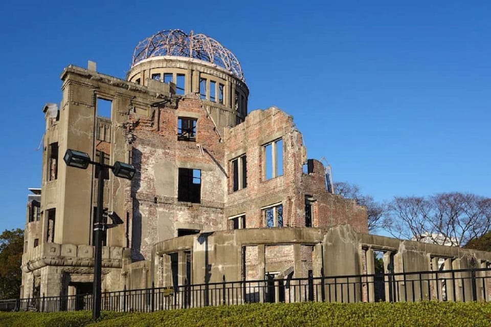 Historical Highlights of Hiroshima Group Walking Tour - Tour Features and Accessibility