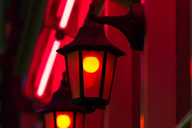 Historical red light tour - heavy boys, light girls - Key Points