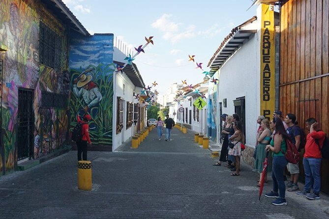 Historical Shared Tour Salsa, Graffiti & Resistance in Cali - Meeting and Ending Points
