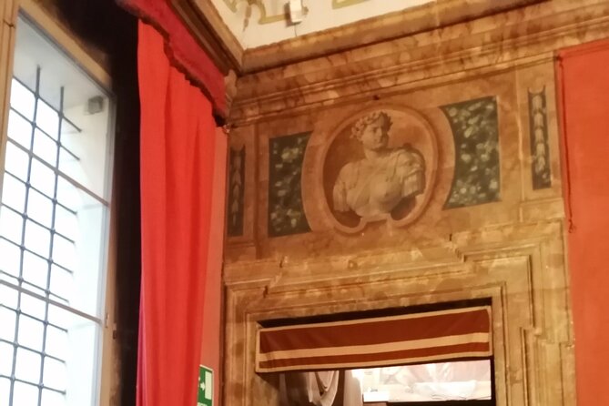 Historical Tour of Bologna - Taking in Local Traditions