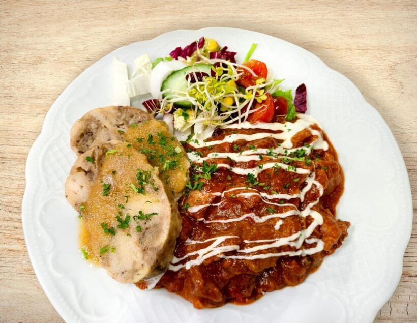 Historical tour of the old town including a Saxon dinner - What the Food Tells You About Saxony