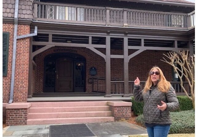 History and Architecture Walking Tour - About the Tour Guide