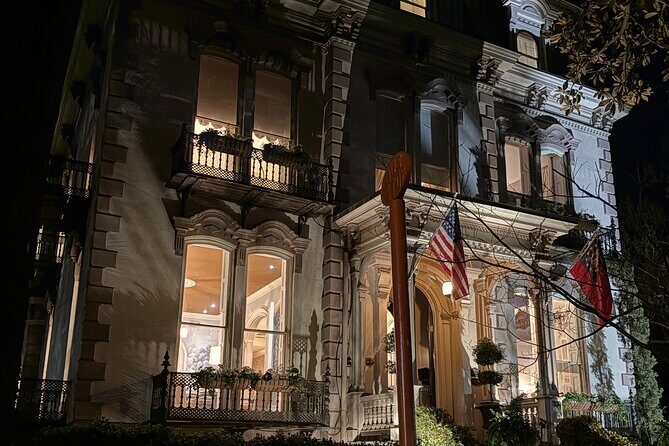 History and Haunts by Local Author - What to Expect from the Savannah History and Haunts Tour