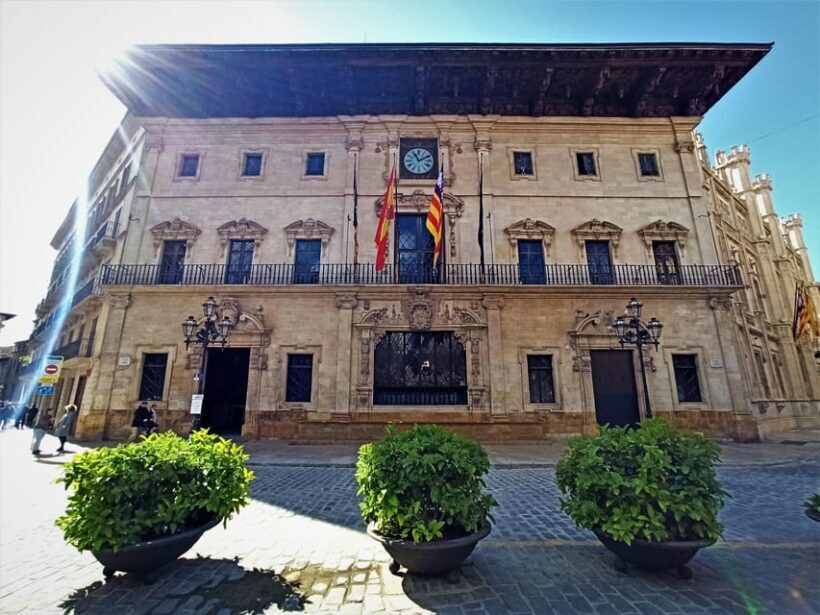 History, Architecture and Legends of Palma de Mallorca - The Sum Up