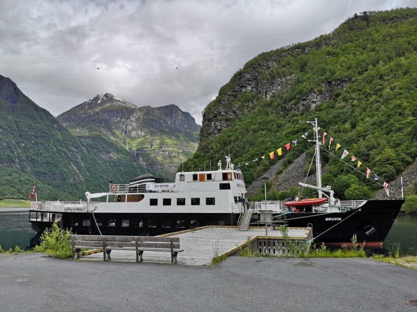 Hjørundfjord Fjord Cruise Afternoon Øye-Ålesund one way - Key Points