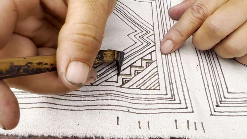 H'Mong traditional beeswax batik - Key Points