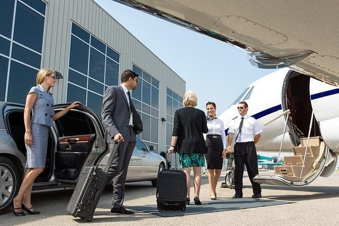 Ho Chi Minh Airport Arrival Or Departure By Private Car Transfers - Breakdown of the Experience
