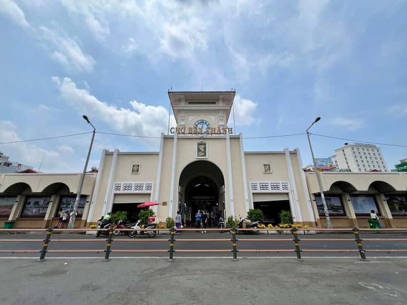 Ho Chi Minh City: Guided Tour with Iconic Spots - Authentic Experiences and Insights