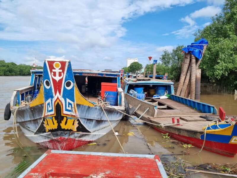 Ho Chi Minh City: Mekong Delta Day Trip with Lunch & Drinks - Crossing the Mekong: Ferries and Boat Rides